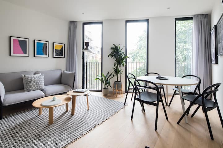 Brilliant Oxford Circus Triplex -Netflix&nespresso - Chelsea