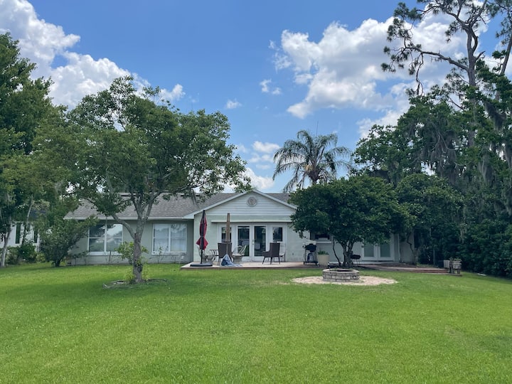 Less Than 10 Mins To Disney This Entire Lakehouse - Winter Garden, FL