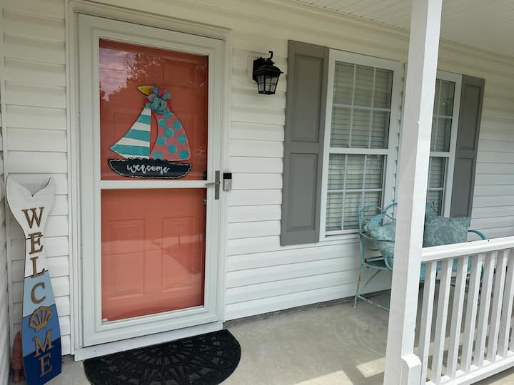 Beach Getaway Cottage Minutes To Surf City Beaches - Surf City, NC