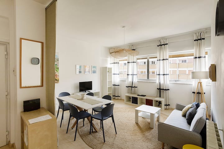 La Luminosa Centrale Tra Arte E Musica - Rome