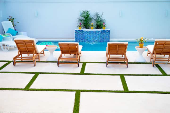 Cozy Condominium With Pool, Near Beach - Nassau