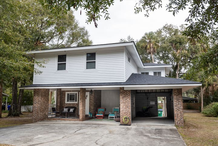 The Crab Chateau - 3 Blocks To Beach - Isle of Palms, SC