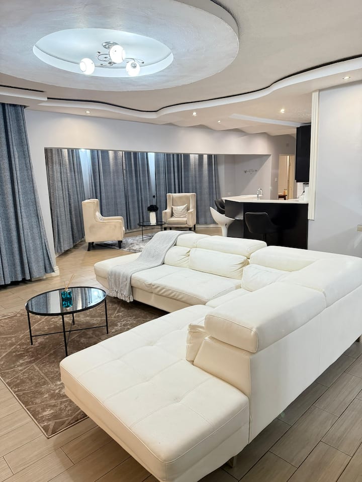 Luxurious & Serene Gem - Jacuzzis, Solar, Borehole - Harare