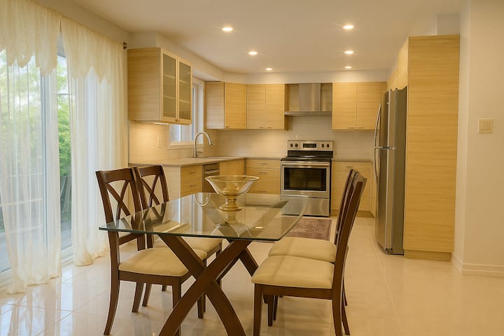 Chic 3br Stay In Laval | Bright & Peaceful - Laval, Canadá