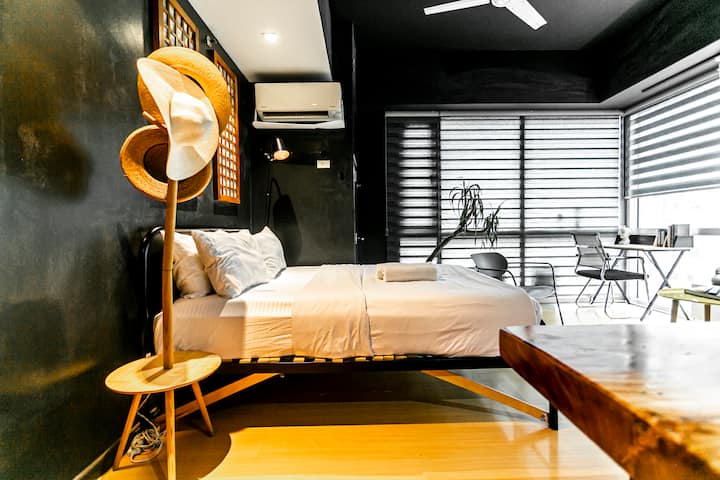 Bgc Sleek Black & Wood Corner Studio - Makati