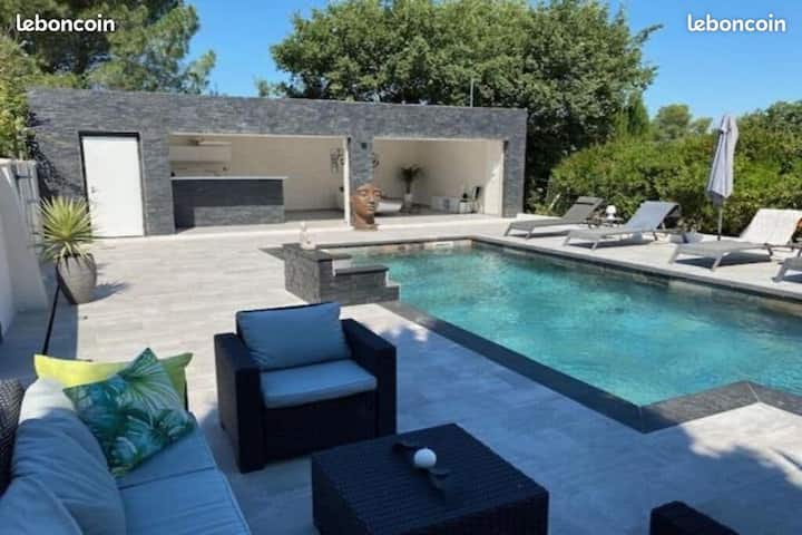 200 M2 Villa With 4 Bedrooms Plus Studio 15 Minutes From The Sea - Roquebrune-sur-Argens