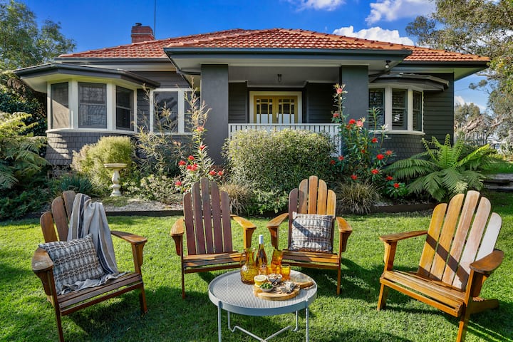 Seeapollo - 1920s Bungalow (7 Bedroom) - Apollo Bay