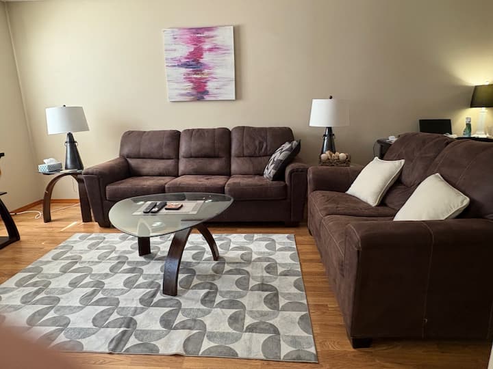 2 Bedroom Suite In 4 -Plex In Camrose - Camrose