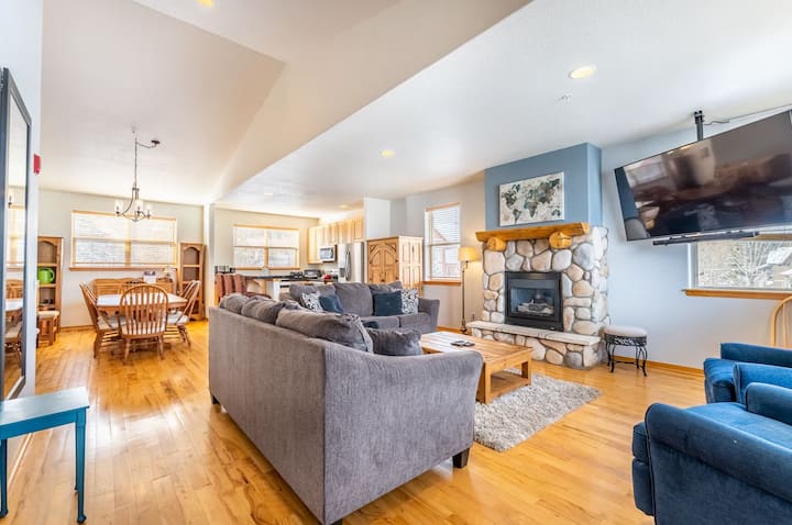 Beautiful Townhome With Amazing Mountain Views! - Frisco, CO