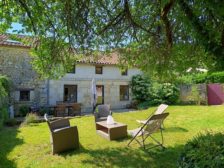 Chez Mimi Gîte à La Campagne Avec Piscine & Tennis - Dordogne