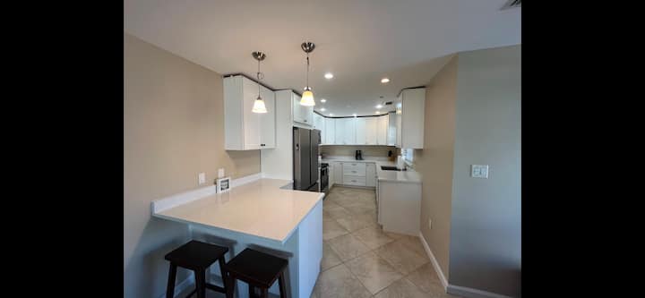 2025 Remodeled Private Villa, 6 Min Walk To Beach - Siesta Key