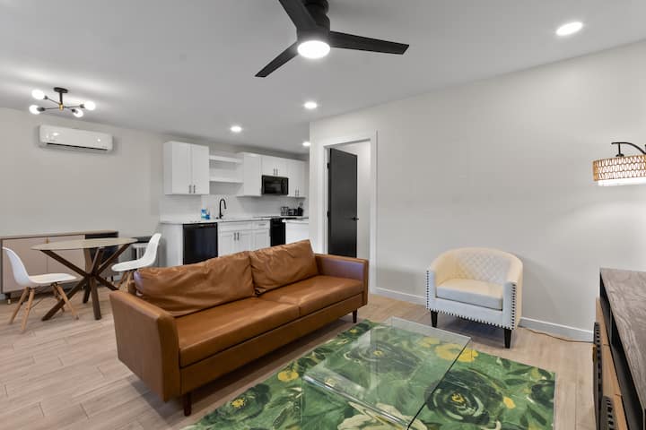 Comfort In Montrose | Dt | Med Ctr | Galleria - South Park - Houston