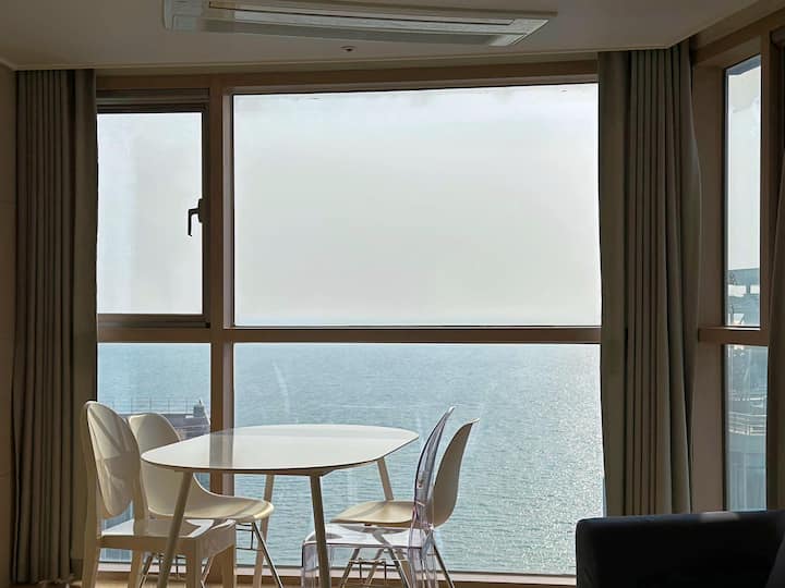 • • • Pent Suite • 엘시티와해변1분 오션뷰 3bay욕실2 넷플릭스 - Busan