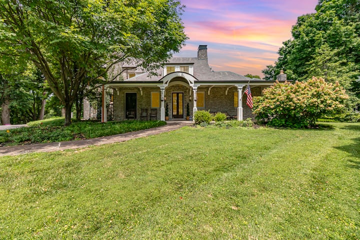 Stonecote Estate -- Parklike Estate In Louisville - Louisville, KY