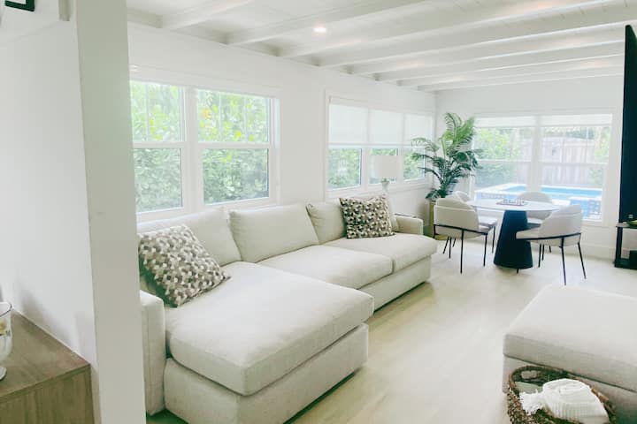 Modern Oasis, Steps To Ave, Heated Pool + Hot Tub - Delray Beach, FL