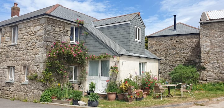 Super King Bed (Or Twin) Annexe With En-suite. - Saint Just