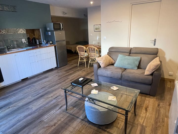 Appartement Aubagne Rez-de-chaussée D'une Maison - Aubagne