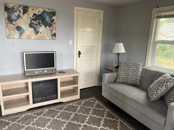 Cozy Home West Salem Near Hospitals Pet Friendly - Salem, OR