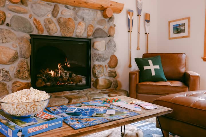 Hot Tub | Fireplace | 7 Min To Ski Homewood - Tahoma, CA