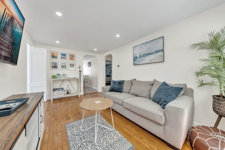 Villas Retreat | Fenced Yard · King Bed · Near Bay - Cape May, NJ
