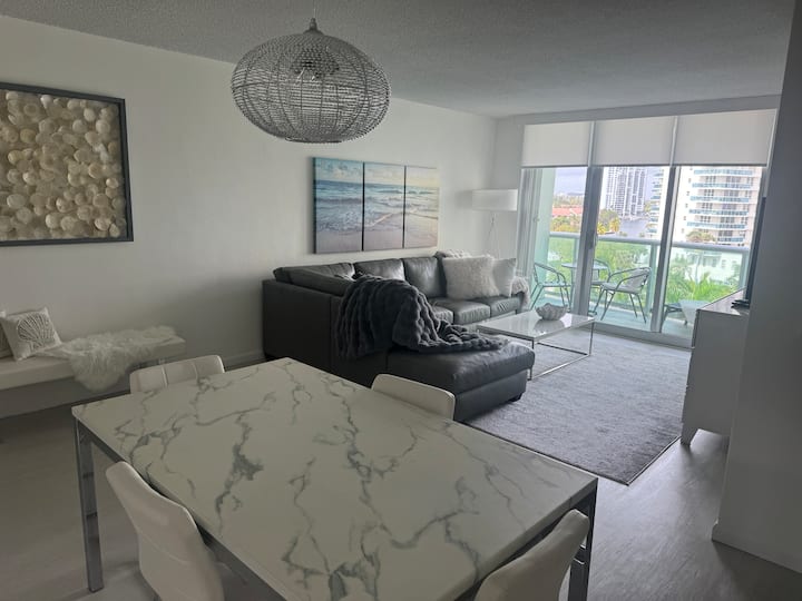 Oceanfront Tides Building Hollywood Beach - Hollywood