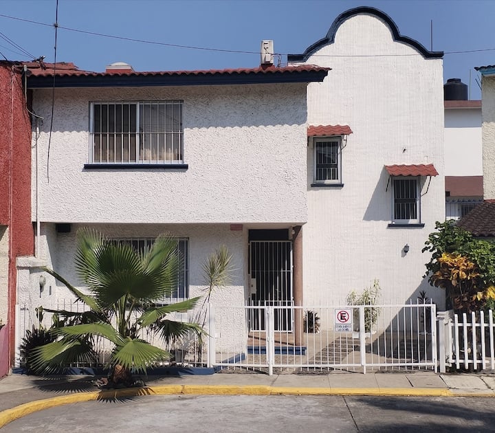 Casa Velázquez. - Córdoba