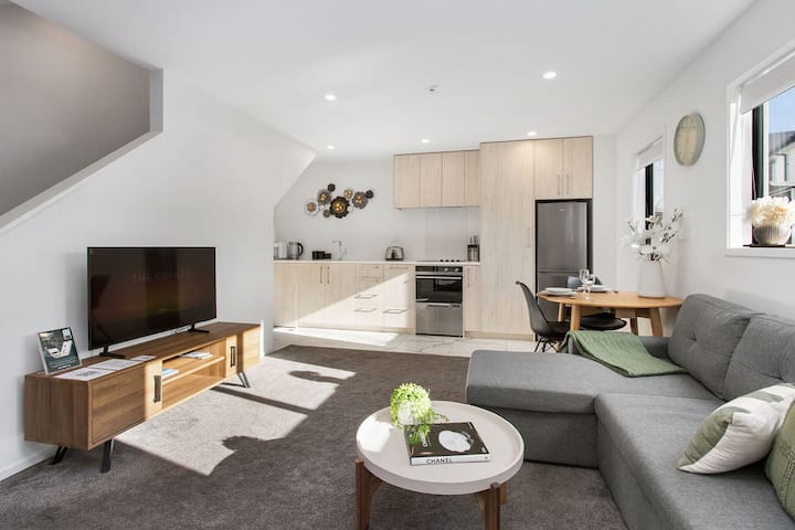 Brand New Opposite Hagley Park Close Cbd ,Hospital - West Coast