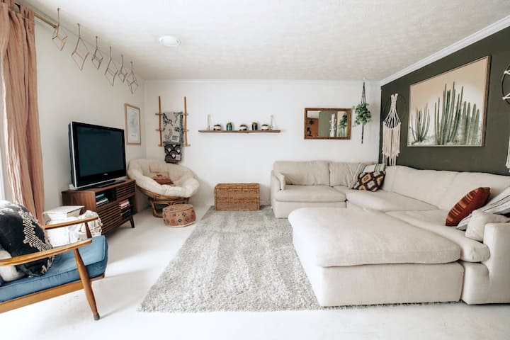Spacious Guest Suite With Private Entrance - Nashville, TN