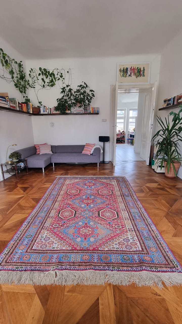 Central, Newly Renovated, Cozy (Min. 1 Month) - Vienna