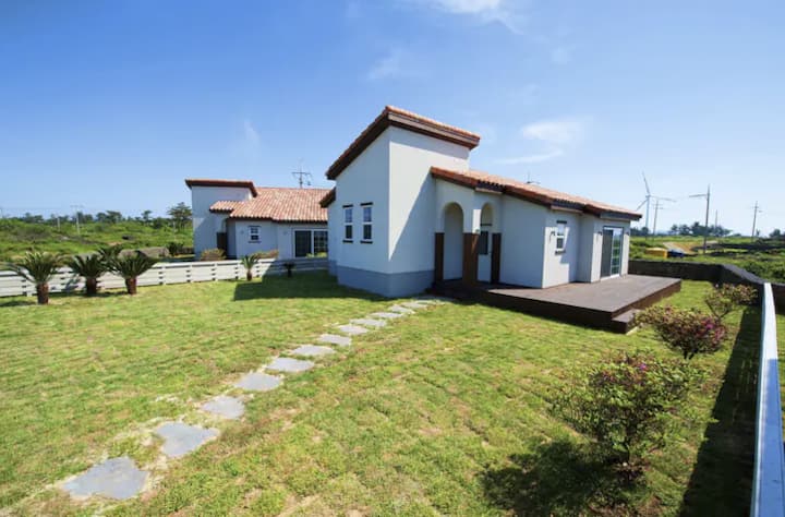 그림같은 풍경의 독채 #오션뷰 40평 #풍차해안로#침실 3개+거실#낭만 야외바베큐 ※05 - Ciudad de Jeju