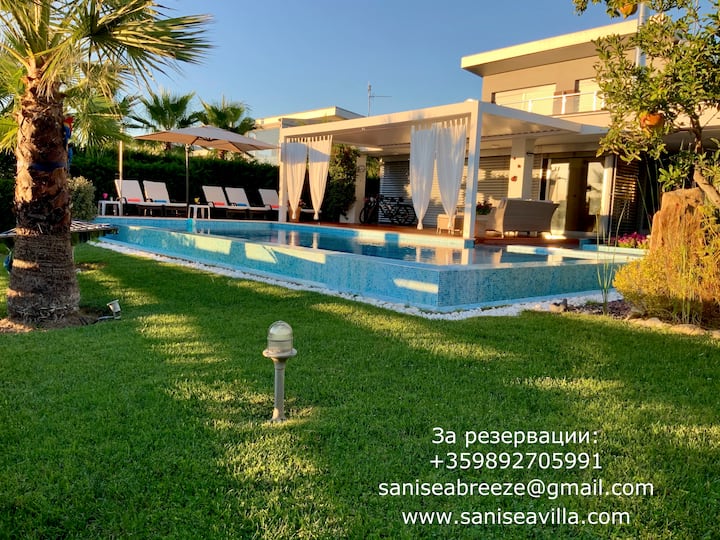 Sea Breeze Villa At Sani - 할키디키