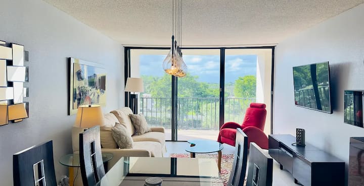 Serenity- Quiet Getaway - West Palm Beach, FL