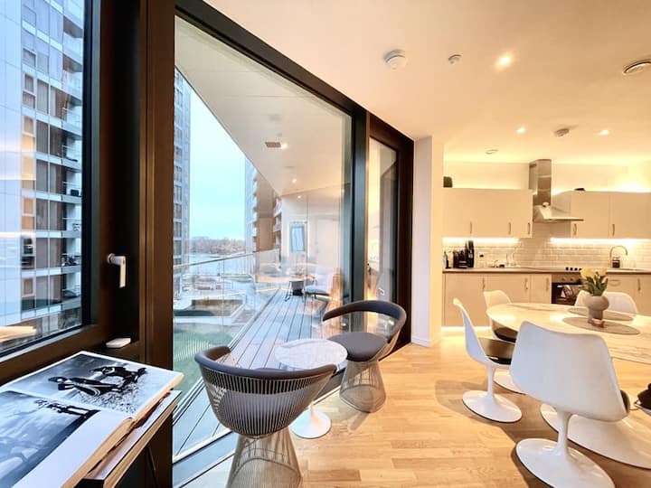 Premium Riverside Apartment - London