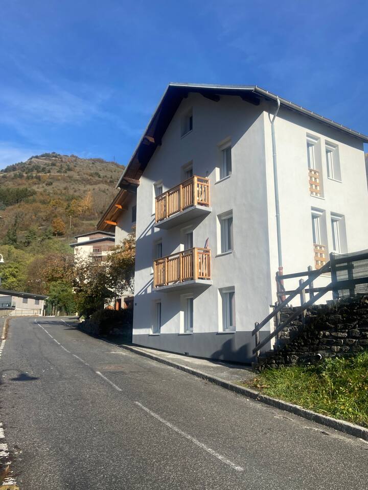 A Louer Studio 25 M², 2ème éTage, Plein Sud - Brides-les-Bains
