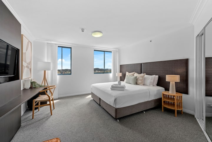 Deluxe Studio W/ King Bed, Mountain Views, Wifi - Brisbane