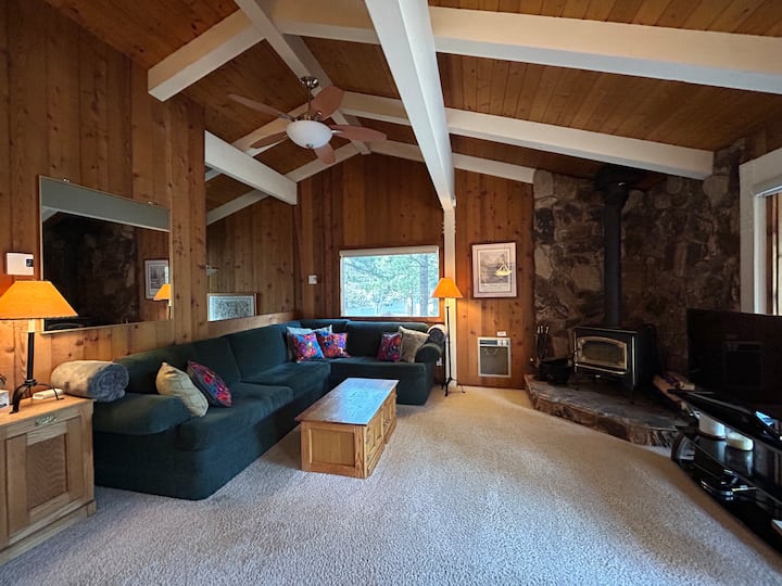 Central Mammoth Pet-friendly Park-like Townhome - Mammoth Lakes, CA