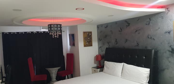 Perfect Staycation Kandi Palace Netflx 400mbswi-fi - Angeles