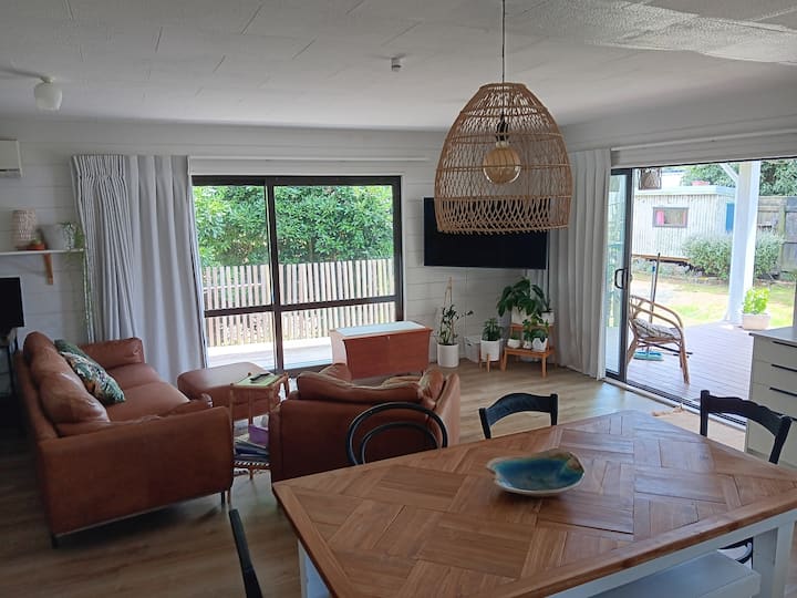 Beach House - Family Pet Friendly! - Ōhope