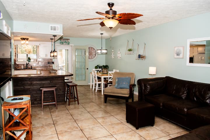 Gated Resort! 🏖 11 Pools, 5 Min Walk To The Beach! - Panama City Beach, FL