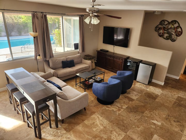 3 Bd Home, Pool, Tropical Tranquil, Close Shopping - Peoria, AZ