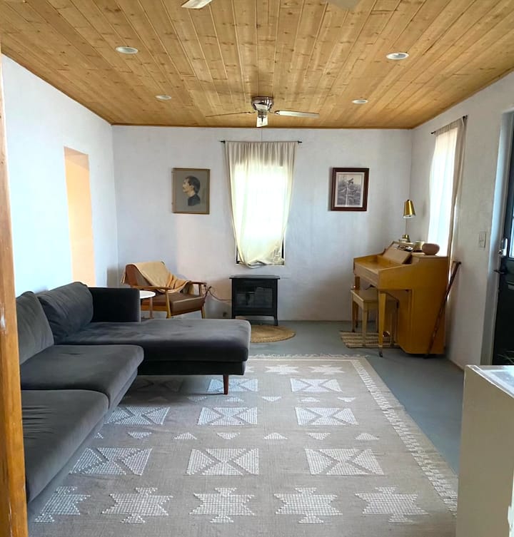 Bright, Cozy Adobe Casita (Wfh Friendly) 1br/1ba - Alpine, TX