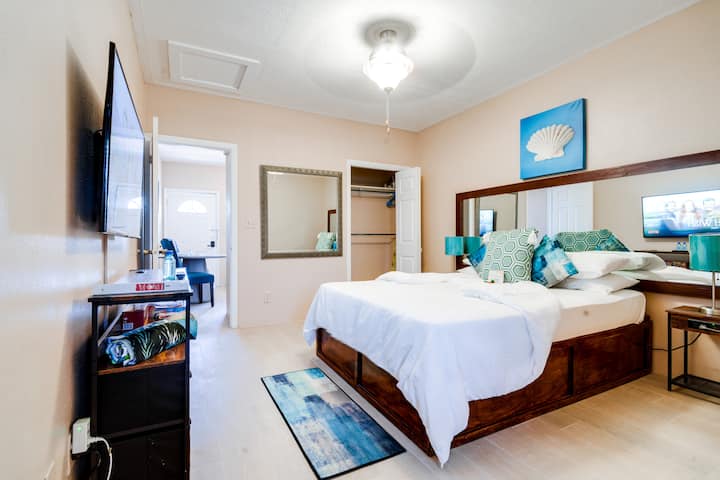 Cozy Getaway Unit 2