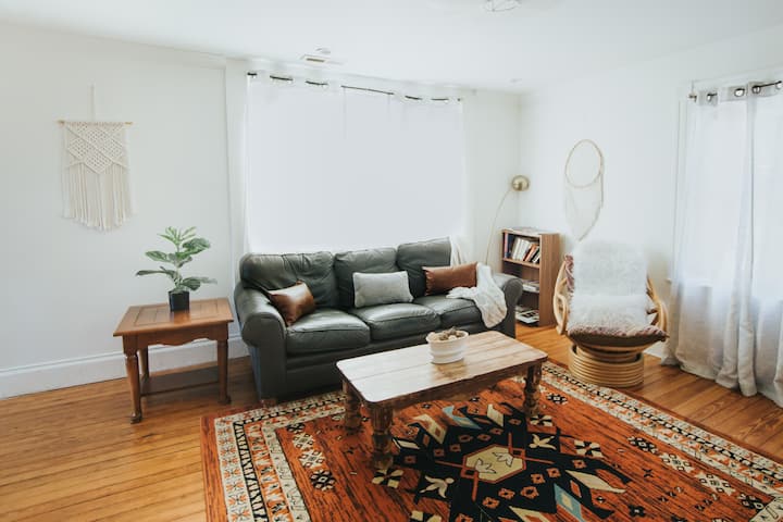 6 Min Walk To Downtown Mall, Bohemian Rustic Charm - Charlottesville, VA