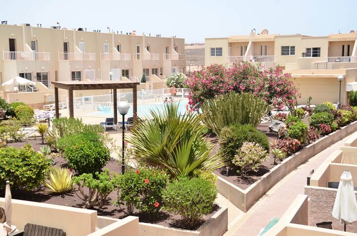 Beautiful 3-bed Home, Large Patio & Communal Pool - Fuerteventura