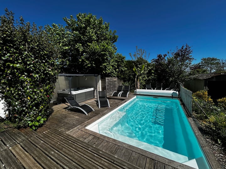 Maison Meublée - Piscine- 1 à 8 Personnes - Loire