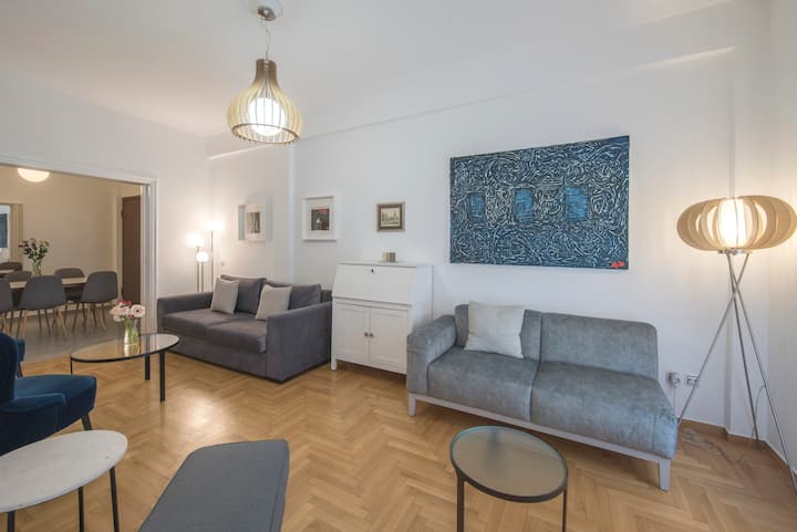 Exceptional Central Athens 3 Bdrm 2 Bath, Sleeps 9 - Athens