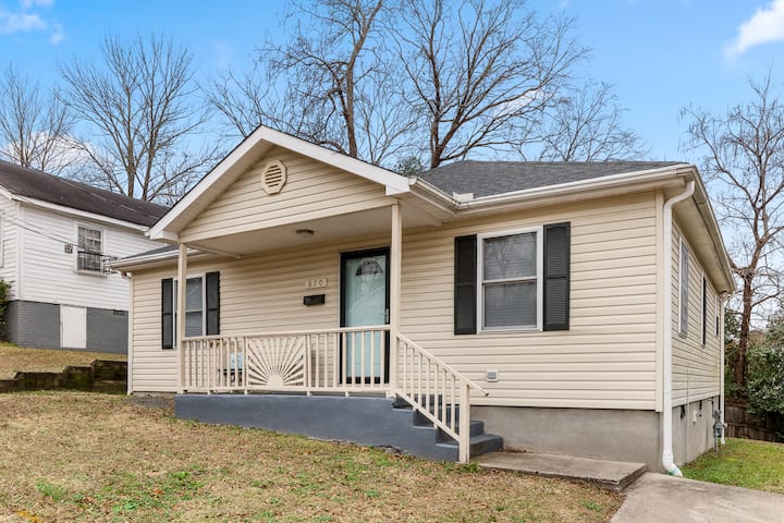 Quaint Bungalow Near Duke And Downtown! - Duke University, Durham