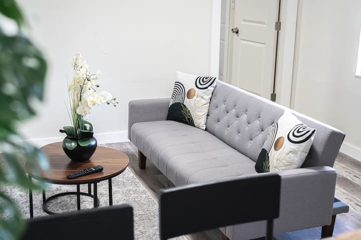 Comfy 2/2 Townhouse Near Airport Beach & Downtown - Fort Lauderdale, FL