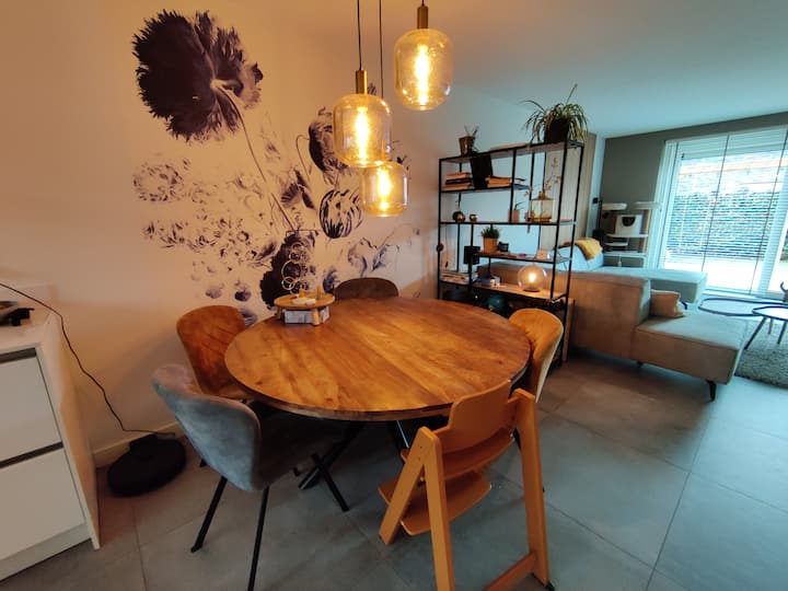 Fijne Gezinswoning. - Groningen