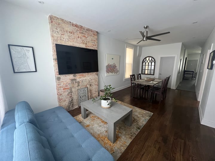 Convenient Hip Launching Pad- Easy Street Parking! - Chicago